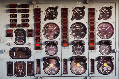 Russische Flugzeug-Flug-Instrumente Stockbild - Bild von vorwahlknopf ...