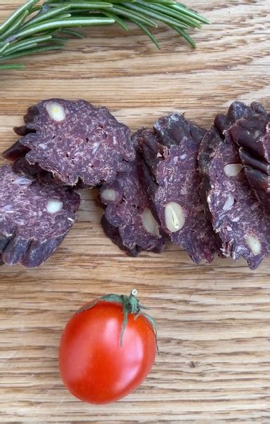 Вкуснейшая колбаса из оленины в наличии - с кедровыми орешками, - с ...