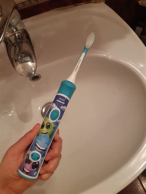 Звуковая зубная щетка Philips Sonicare For Kids HX6322/04 - «Настоящий ...