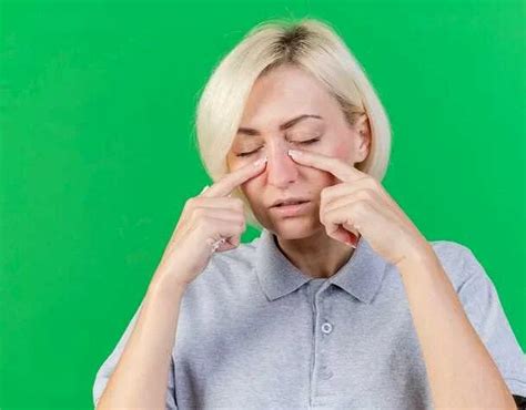 Чем капать в глаз при ячмене