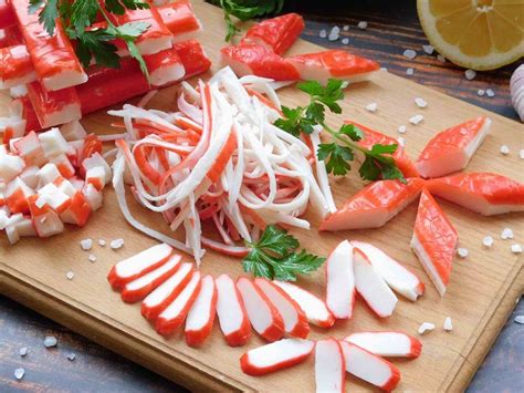 Крабовые палочки, или крабовое мясо - довольно распространенный продукт ...