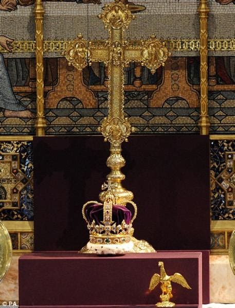 Gioielli della corona alla cerimonia per i sessanta anni di regno della ...