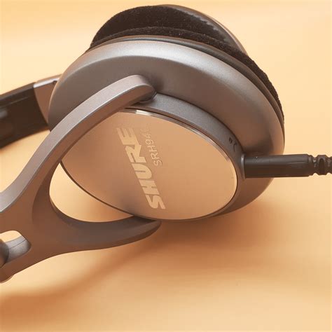 SHURE SRH940: High resolution, original sound fidelity, almost ...