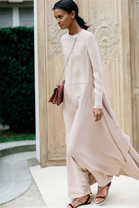 Платье макси — любимый женственный наряд модниц | Fashion outfits ...