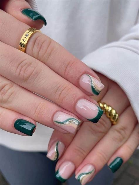 19+ *Gorgeous* Emerald Green Nails You’ll Want To Copy!