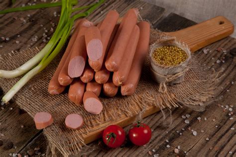 Где найти фермерские сосиски?