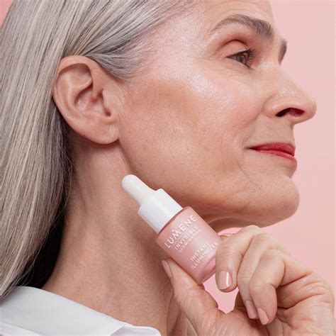 INVISIBLE ILLUMINATION Illuminizer Lumene | PURISH