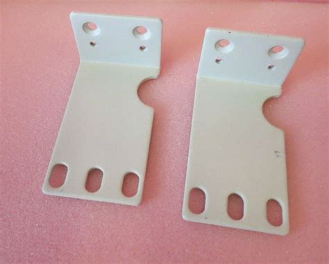 Pair Of Left And Right 1U Rack Mounting Ears White With Screws