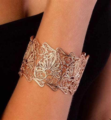 Joyería de filigrana, Collar de luna, Pulseras de alambre