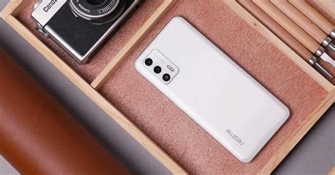 Realme GT Neo2T global launch happening soon, listing indicates - revü