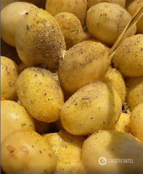 Рецепт запеченного молодого картофеля: как вкусно приготовить молодой ...