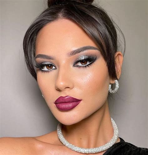СОДА ОН МАЙ ЛИПС on Instagram: “Makeup @yana_panfilovskaya Model ...
