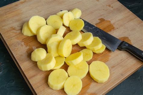 Тающий запеченный картофель с соусом тартар. Пошаговый рецепт с фото ...