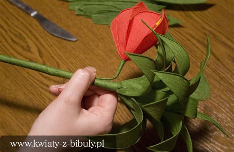 Ну очень красивый цветок из гофрированной бумаги!