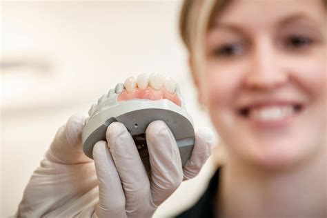 Сколько стоит зубной имплант в Молдове? - implant.MD