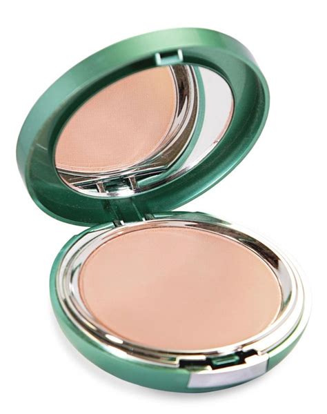 Wardah Exclusive Two Way Cake - Beauty Review