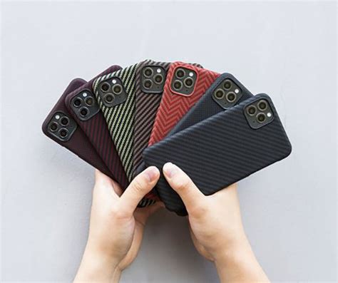10 трендовых чехлов, в которых надо «носить» iPhone этой осенью