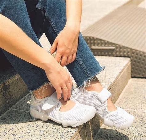 Nike NIKE AIR TABI SANDALS | Grailed