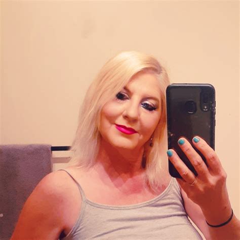 Happy Milf Monday everyone | Scrolller