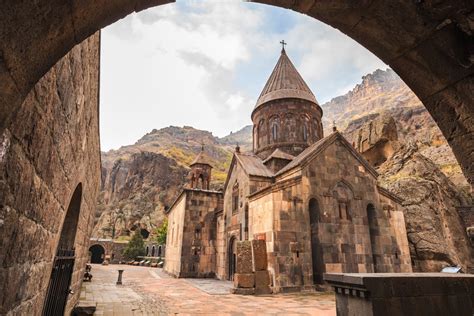 Екскурзия в АРМЕНИЯ - уикенд в ЕРЕВАН - със самолет, на български език ...