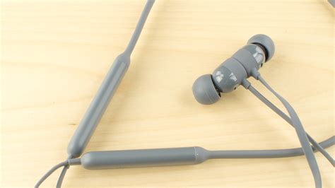 Beats BeatsX Wireless Review - RTINGS.com