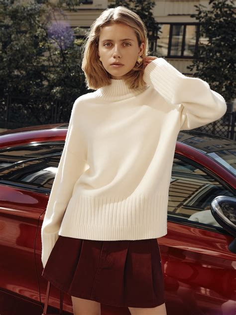 Трикотажный свитер с деталями в рубчик :: LICHI - Online fashion store