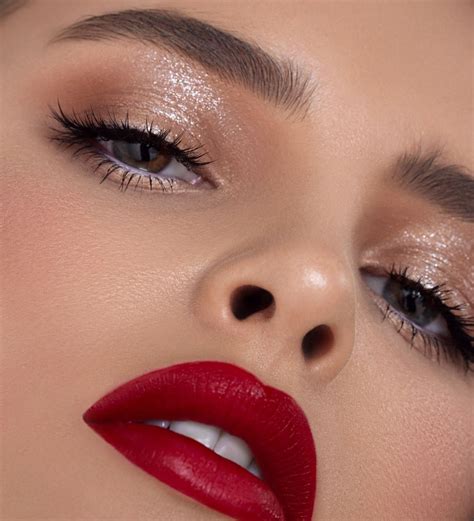 Get the Perfect Red Lips | Schminke mit roten lippen, Make up lippen ...