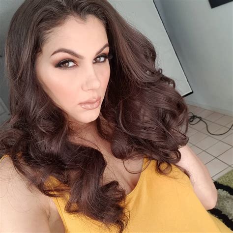Valentina Nappi biografia: età, altezza, peso, figli, marito e vita ...