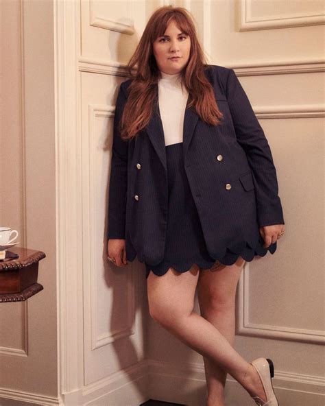 Лина Данэм выпустила линию плюс-сайз одежды | Plus size fashion ...