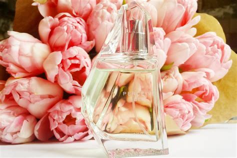 Yulia Lahmanik: Avon: туалетная вода Perceive Dew.
