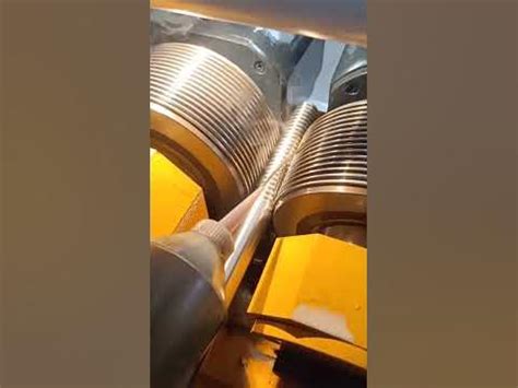 Накатка трапецеидальной резьбы на шпильку #накатка_резьбы # ...