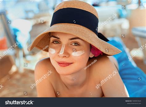 33,207 Sunscreen Face Images, Stock Photos & Vectors | Shutterstock