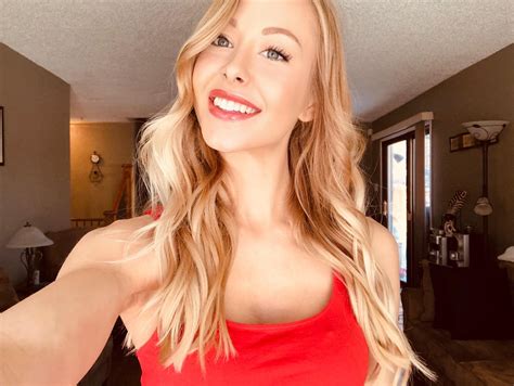 Selfie queen ️ Trying to figure out what my colour is 🤔 : r/selfie