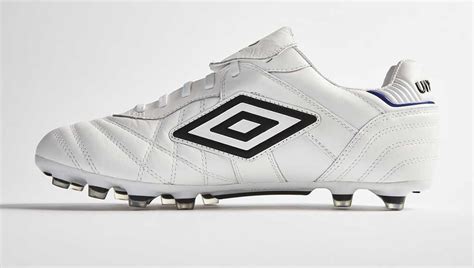 Umbro Speciali Eternal White — классические бутсы белого цвета ...