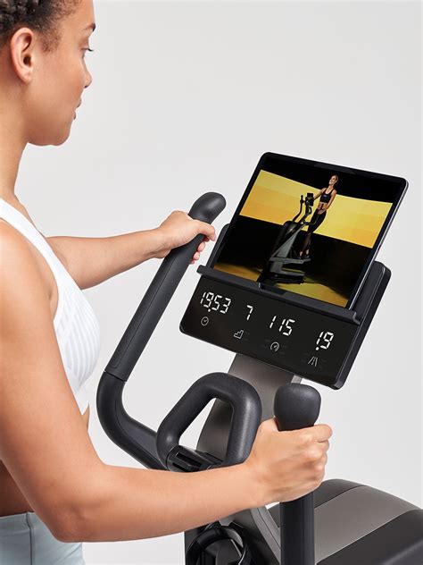 Technogym Elliptical: складной компактный эллиптический тренажер для ...