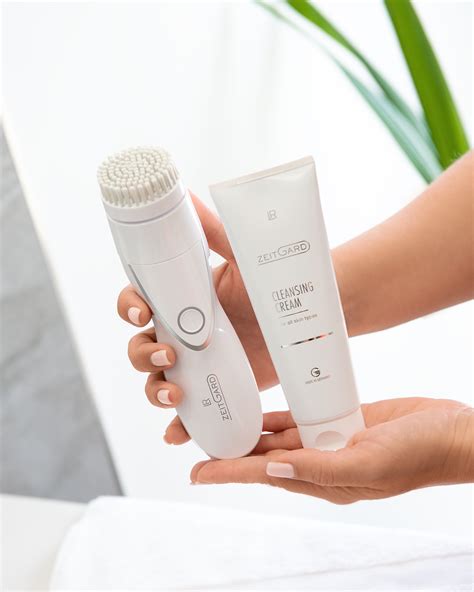 LR ZEITGARD Pro Device + Face Cleansing Tool