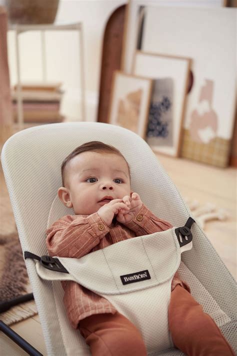 Детское Кресло-шезлонг BabyBjorn Bouncer Soft Mesh Grey/White купить в ...