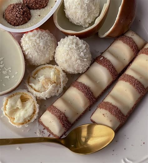 ⊹ ۪🥛 𖥔 ˑ🧺 ִ ֗ ִ ۫ ˑ 𖥻 ִ ۫ | Cafe food, Food cravings, Yummy food dessert