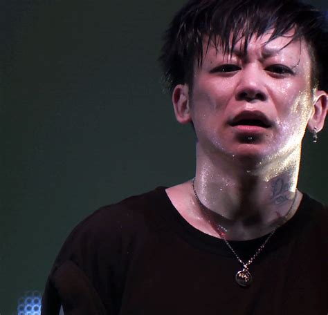 hello here are some nice pics of kyo from mode of...