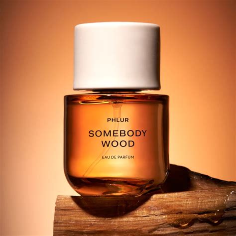 Somebody Wood Phlur аромат — новый аромат для мужчин и женщин 2022
