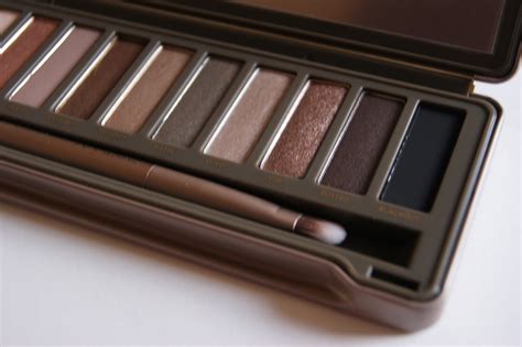 Naked Vs Naked 2 Palettes | The Sunday Girl