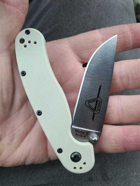 Lost my black rat 2 at Oktoberfest last year.. Been carrying a Gerber ...