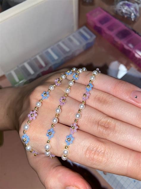 браслет из бисера | Bracelet crafts, Beads bracelet design, Beading ...