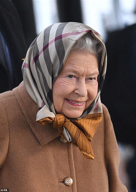 Королева Елизавета прибыла в Сандрингем: ru_royalty — LiveJournal