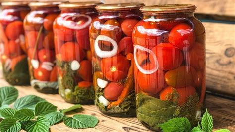Маринованные помидоры с листьями малины - Со Вкусом