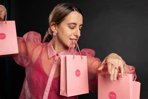 За нас: Нашата история | AVVA Gifts