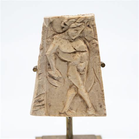 Os Taillé/sculpté Représentant Un Homme Dansant - Romain 4e-3e Siècles ...