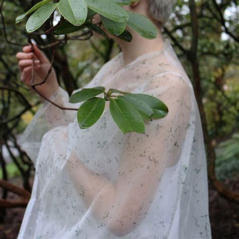 Bio fabricated Clothing – Biogarmentry Through Photosynthesis by Algae ...