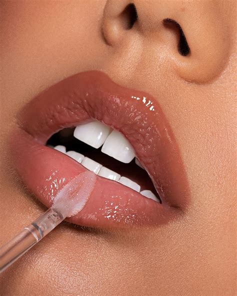 Luscious Lip Oil Nourishing Gloss