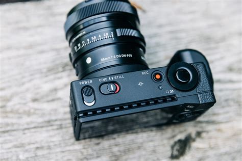 Sigma FP L Review by Camera Equipment Experts | Popular Photography